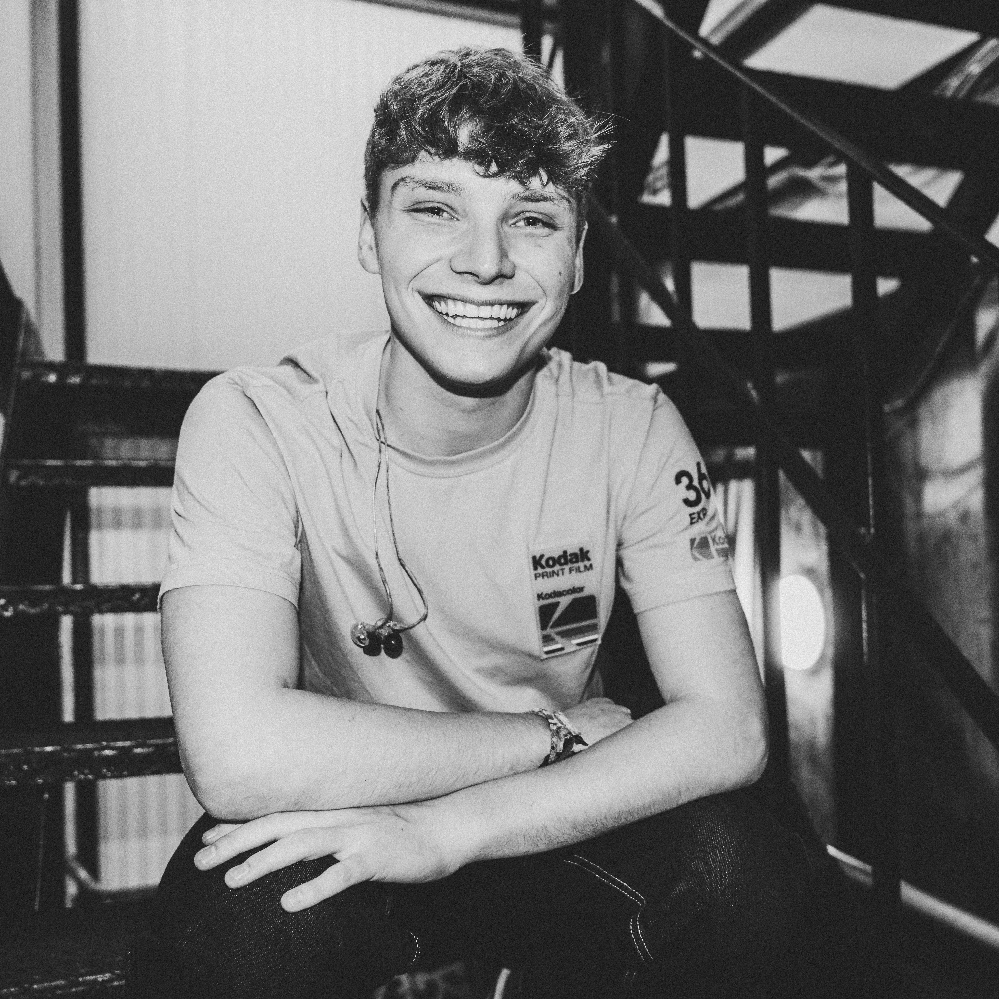 SCRUFF OF THE NECK RECORDS SINGLES CLUB: BEN WALKER – Scruff of the Neck